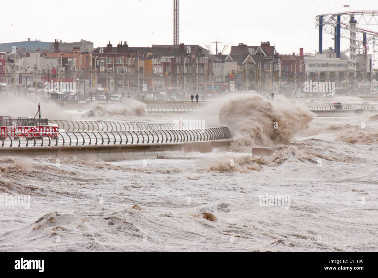 Stormy day on Blackpool's new seafront Stock Photo - Alamy