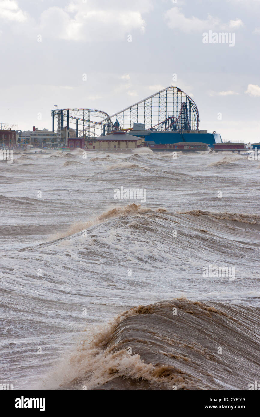 Stormy day on Blackpool's new seafront Stock Photo - Alamy