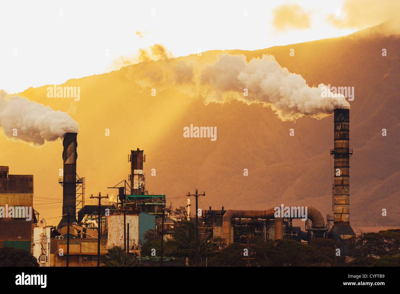 Dirty Power Plant Polluting Carbon into Atmosphere Stock Photo - Alamy