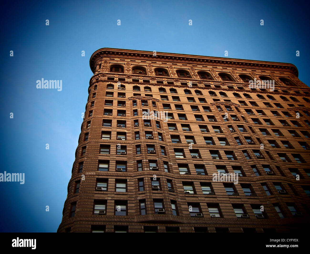 Side view flatiron building manhattan hi-res stock photography and ...