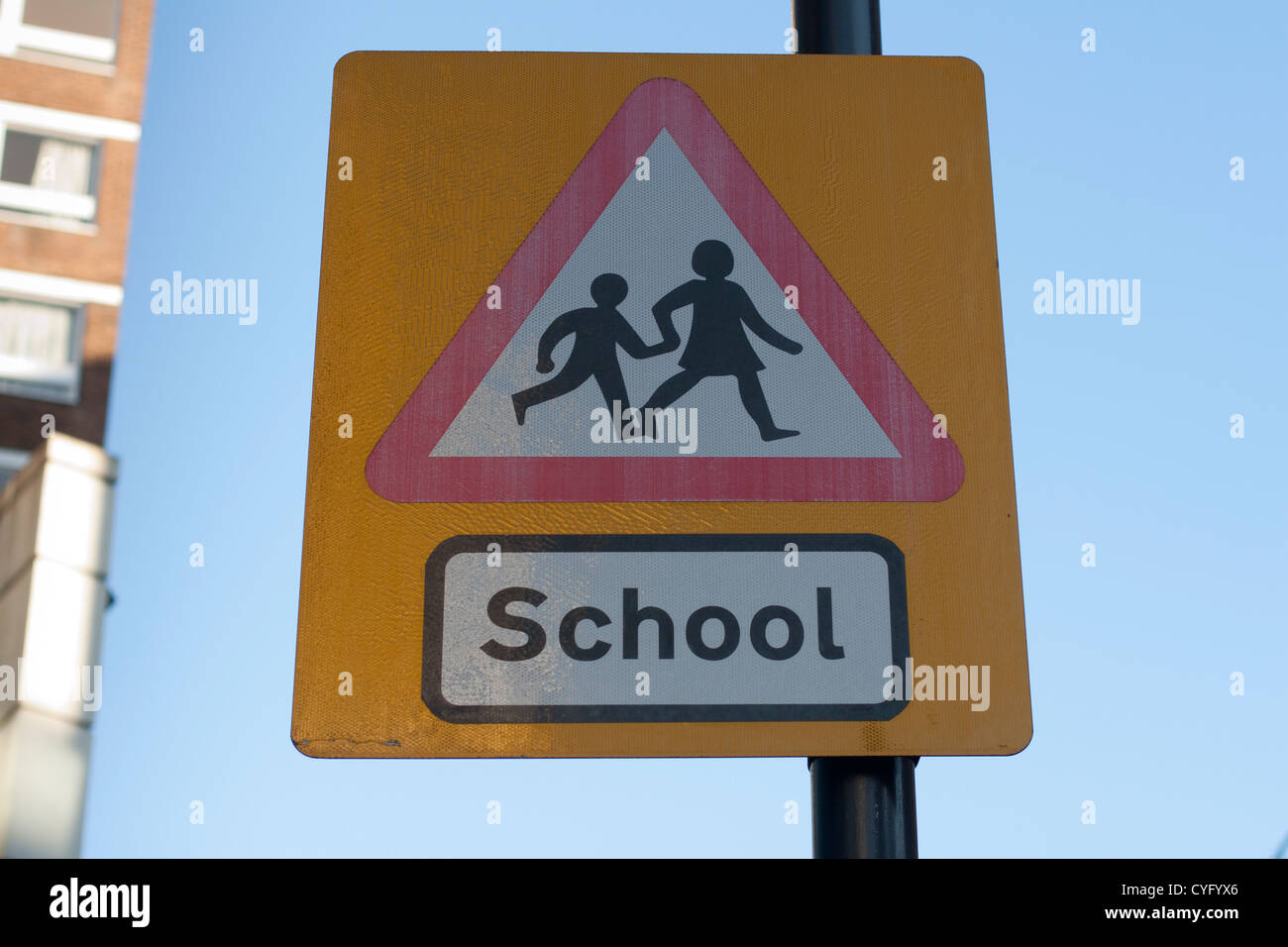 School road sign hi-res stock photography and images - Alamy