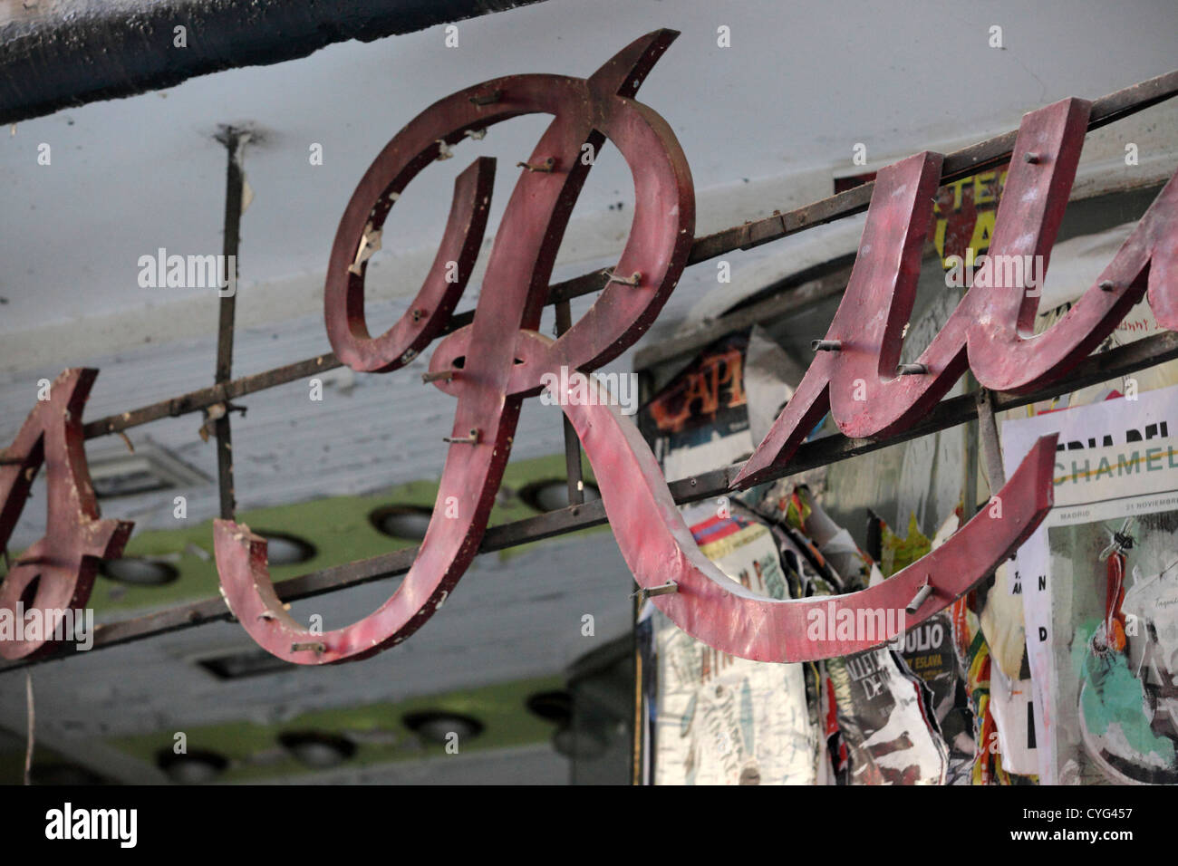 Shop front madrid spain hi-res stock photography and images - Alamy