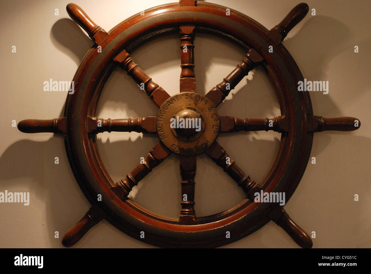 an old ship wheel Stock Photo - Alamy