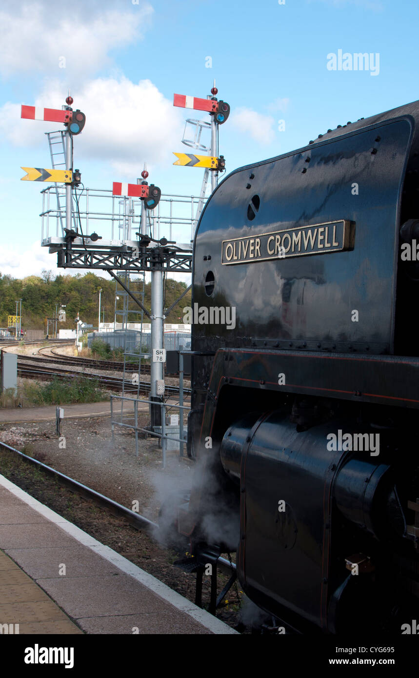 Train worcester shrub hill railway hi-res stock photography and images ...