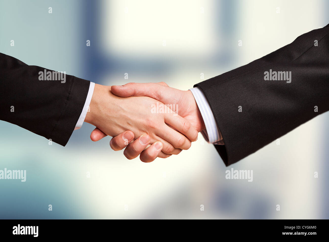 Shake hand agreement hi-res stock photography and images - Alamy
