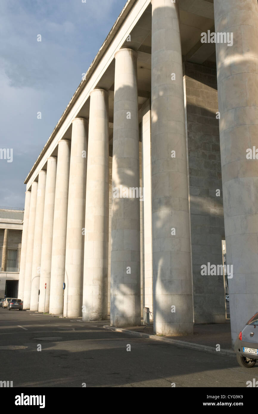 Colonnade porch hi-res stock photography and images - Alamy