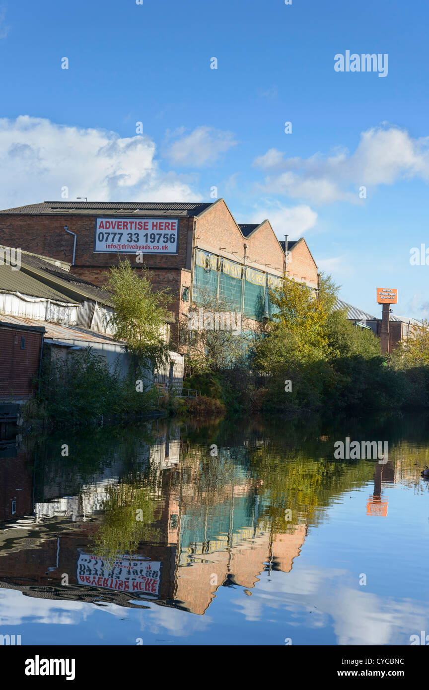 The birmingham and fazeley canal hi-res stock photography and images ...