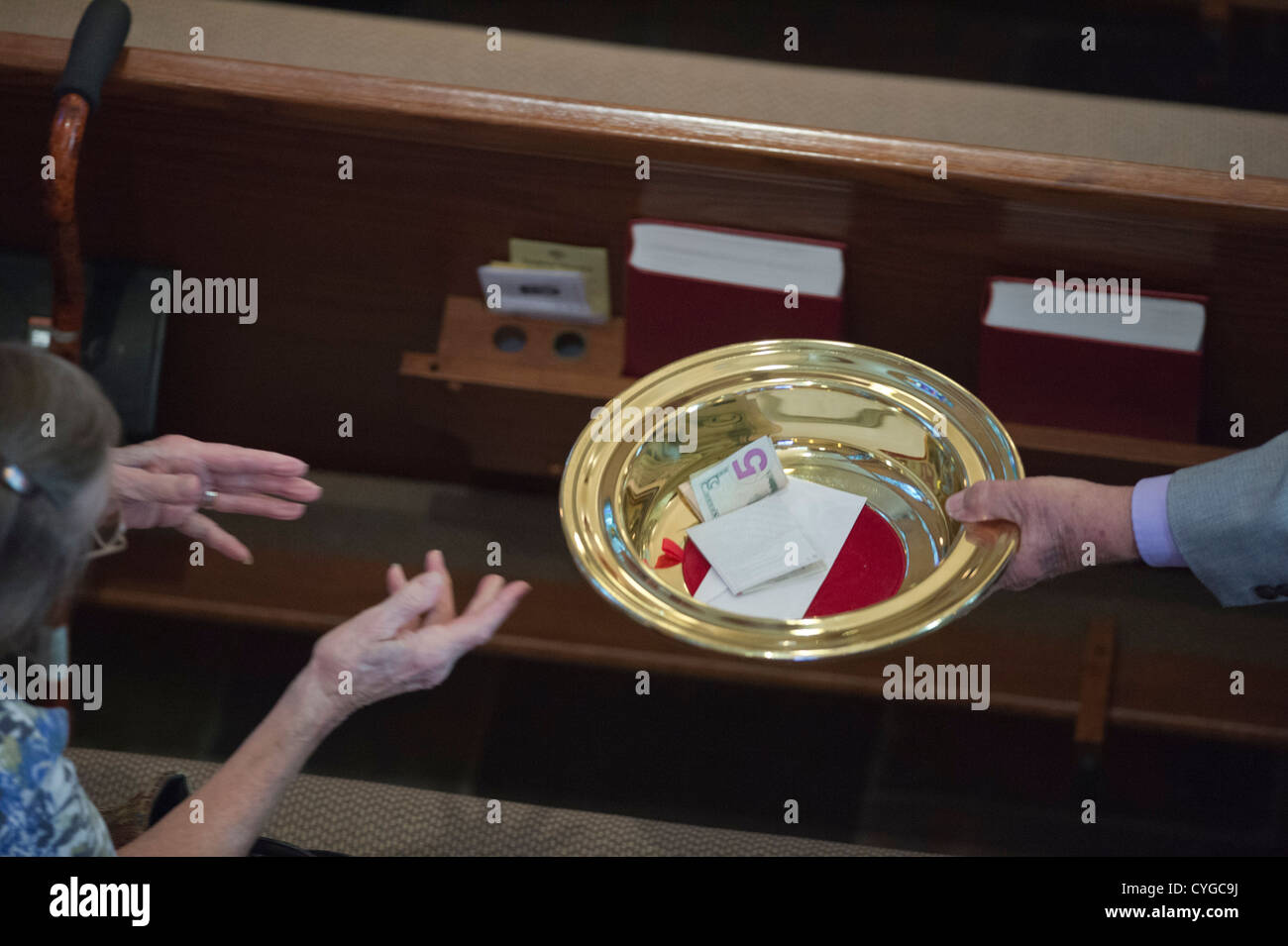 Collection plate church hi-res stock photography and images - Alamy