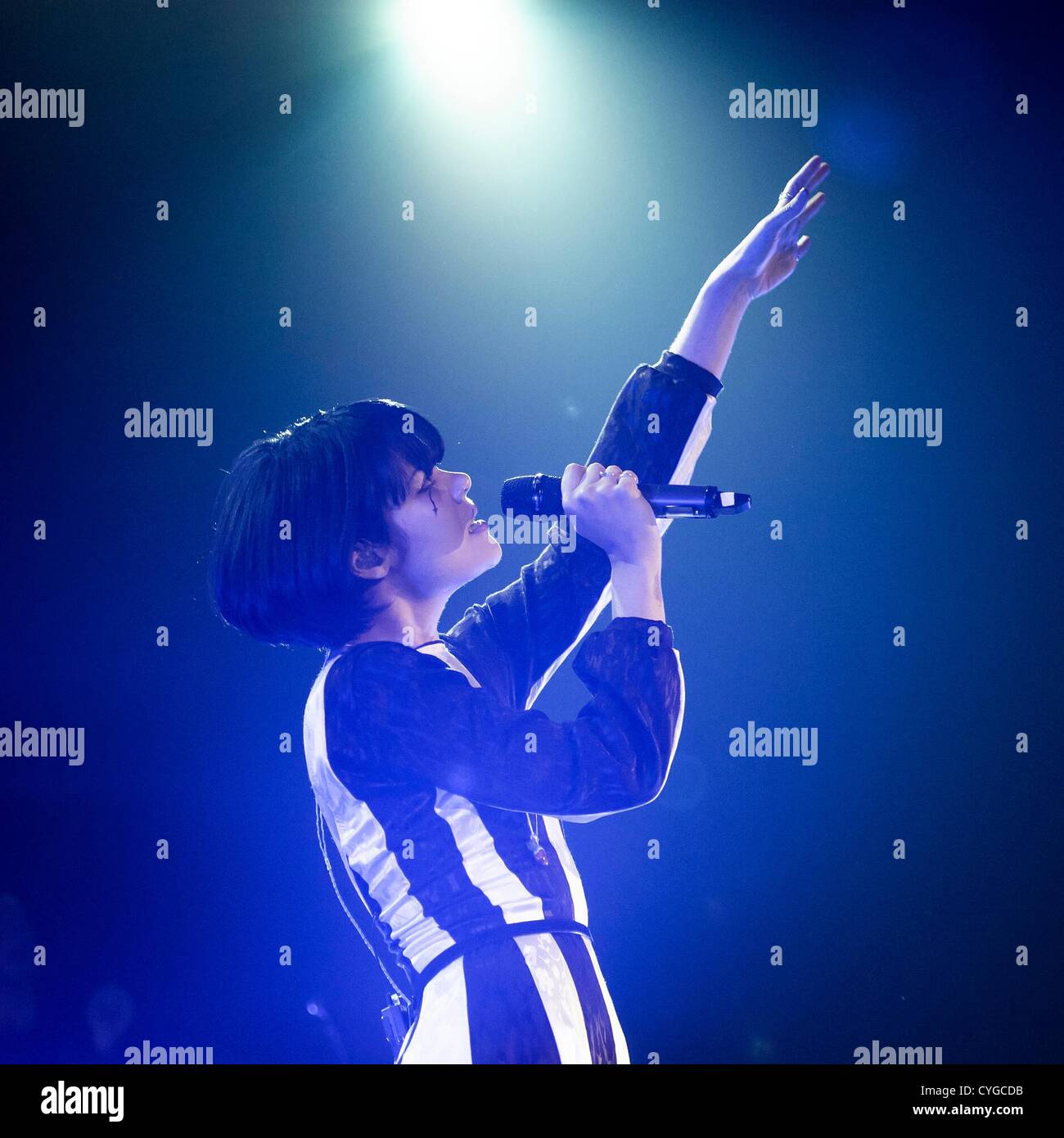 Bat for lashes singer hi-res stock photography and images - Alamy