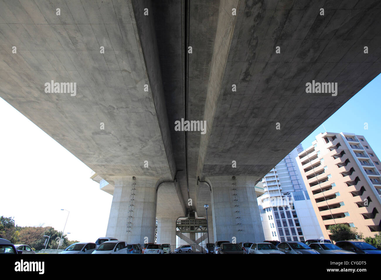 Under bridge parking hi-res stock photography and images - Alamy