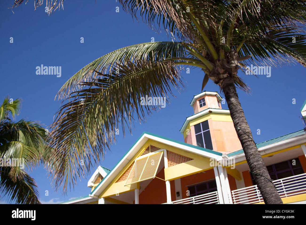 Miami condo building hi-res stock photography and images - Alamy