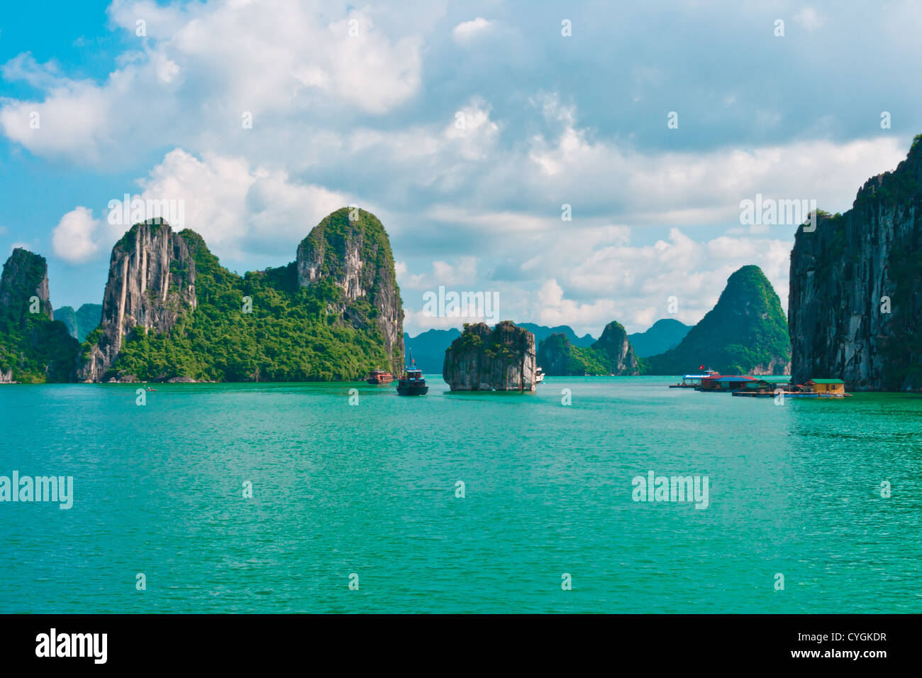 Rock islands in Halong Bay Stock Photo - Alamy