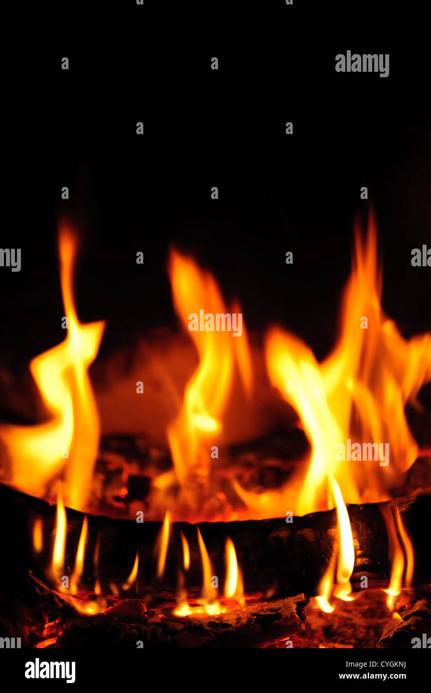 Hot red burning firewood hi-res stock photography and images - Alamy