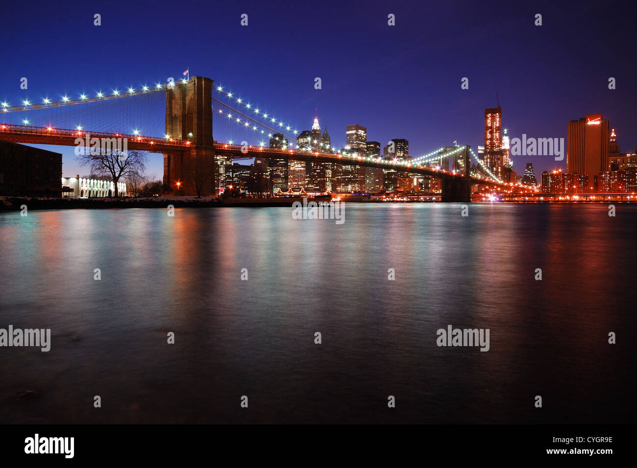 Brooklyn bridge across hudson river hi-res stock photography and images ...