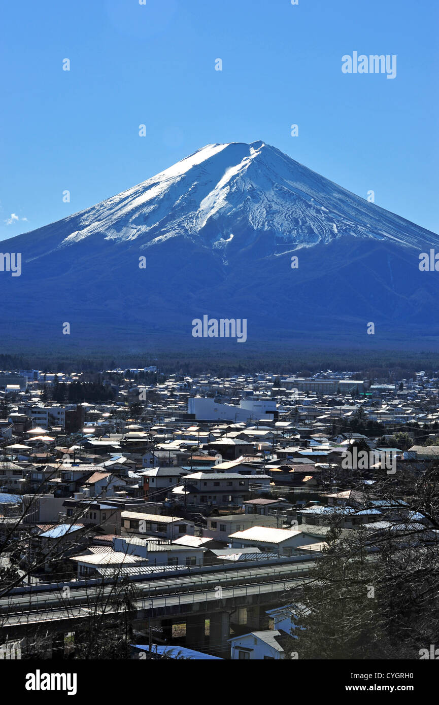 Mount Fuji and many roof in a town called "Fujisan Stock Photo - Alamy