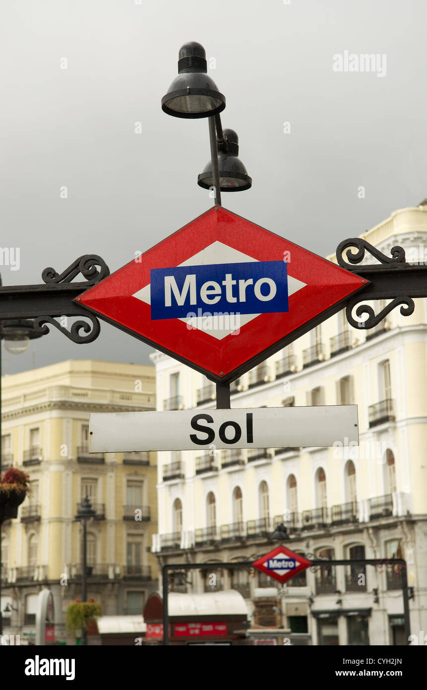Sign at entrance to Madrid's Sol Metro / underground station Stock ...