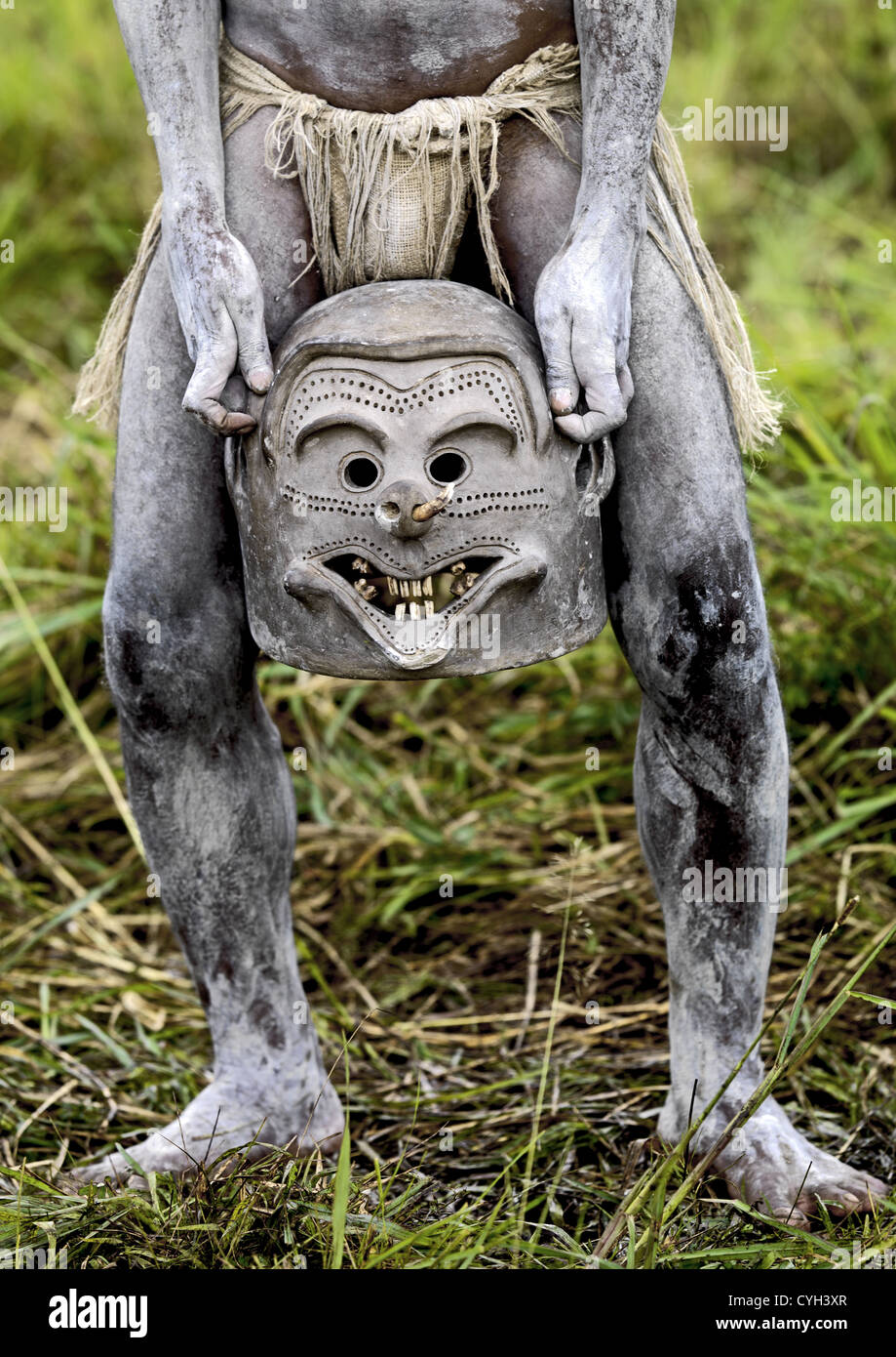 Asaro mud men hi-res stock photography and images - Alamy