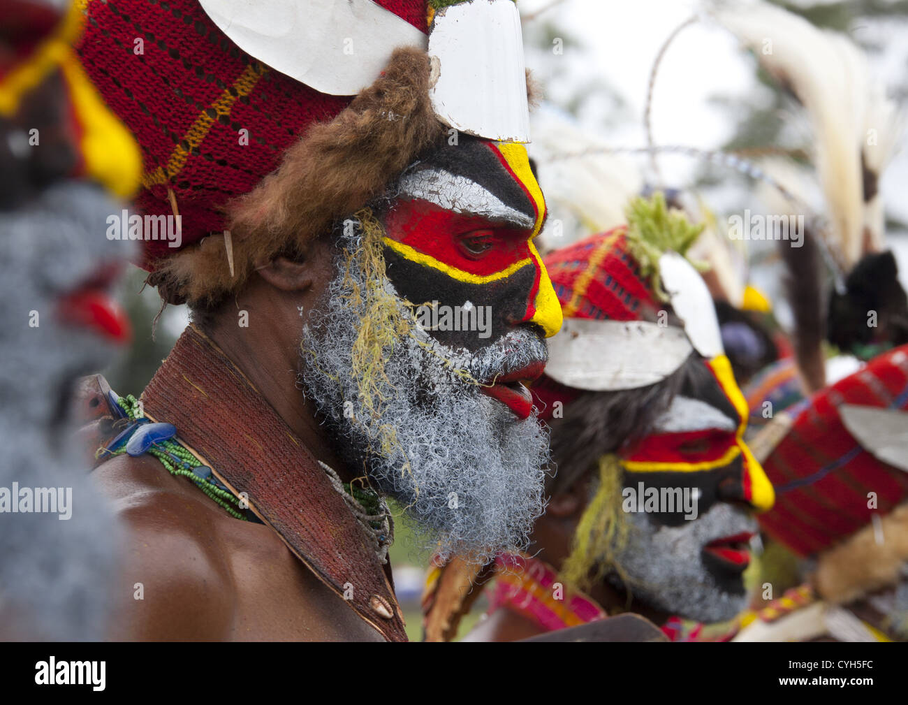 Highlander Warrior In Mount Hagen During Sing Sing Ceremony, Western ...