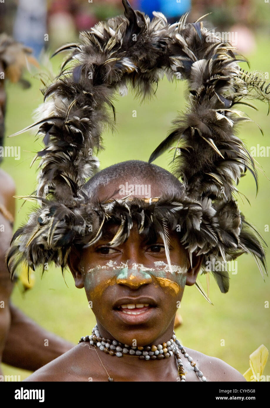 Highlander kid With Headdress During Mt Hagen Sing Sing, Western ...