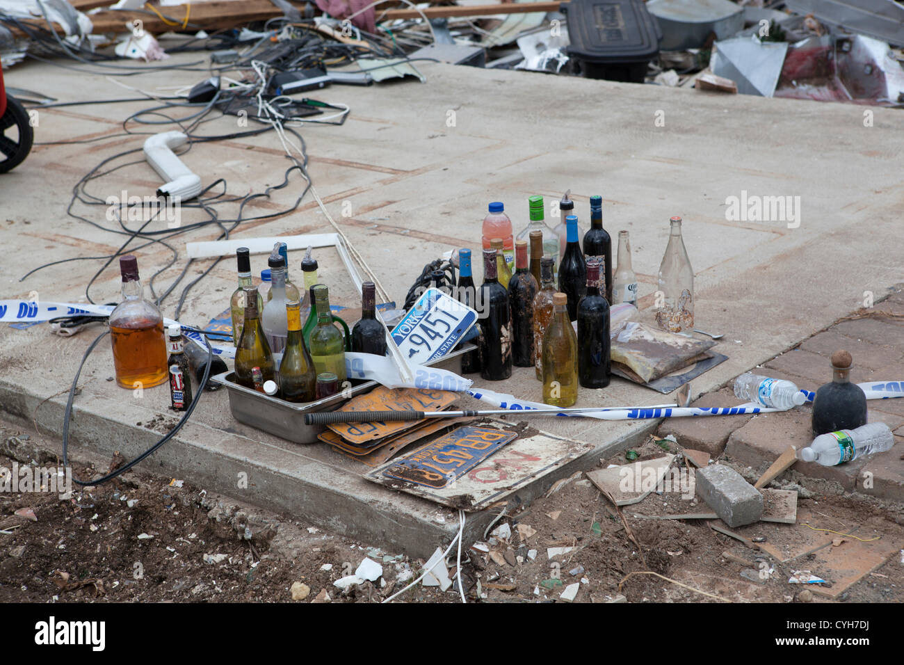Destroyed items hi-res stock photography and images - Alamy