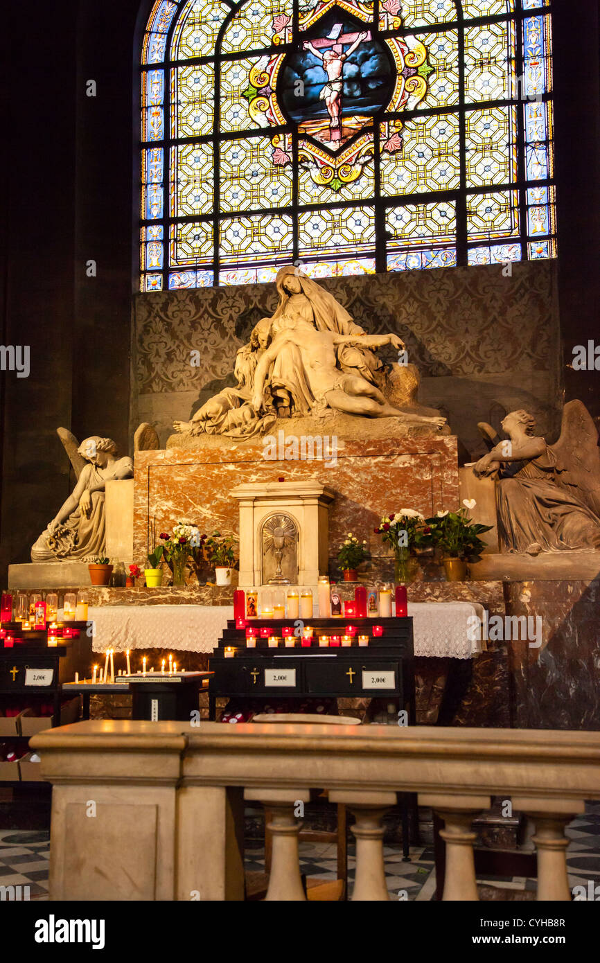 Statue mary france hi-res stock photography and images - Alamy