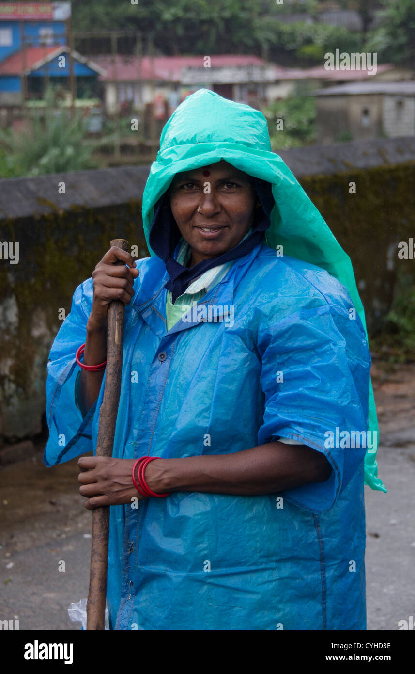 Indian street cleaner hi-res stock photography and images - Alamy