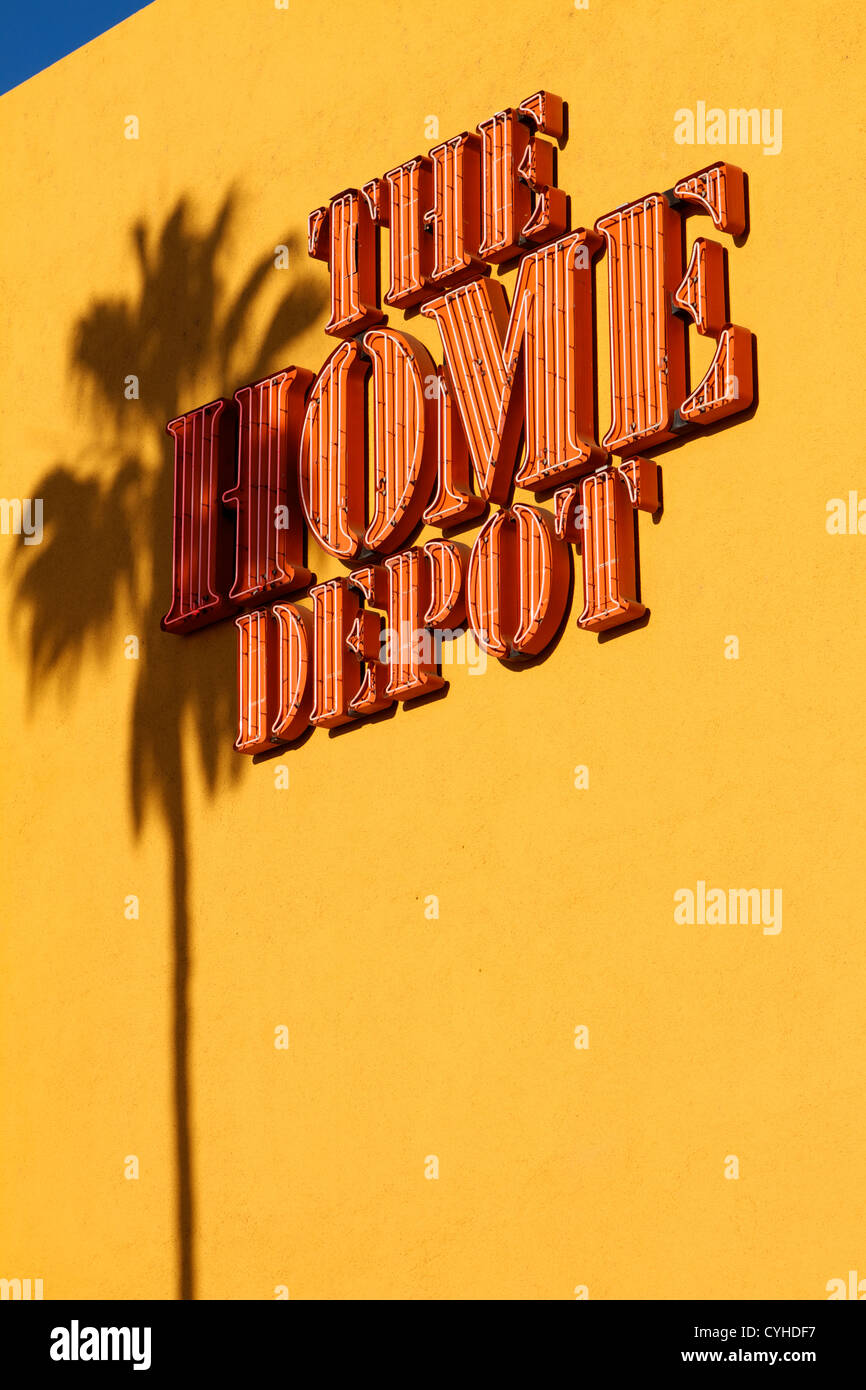 Home depot logo hi-res stock photography and images - Alamy