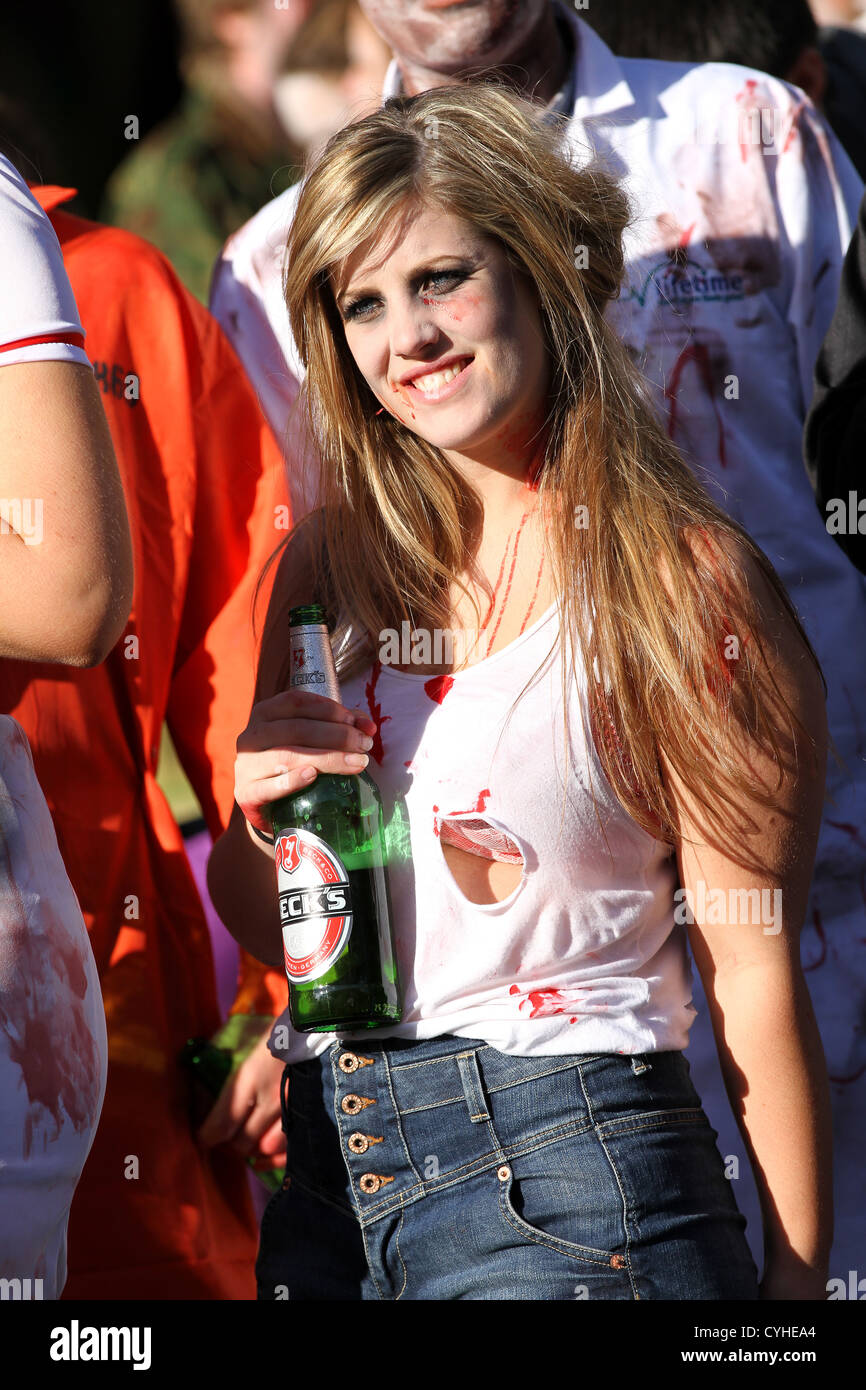 Halloween zombie teen hi-res stock photography and images - Alamy