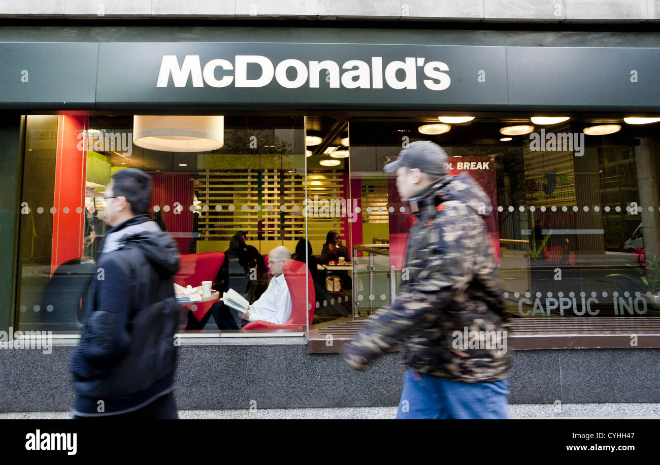 Mcdonalds signage hi-res stock photography and images - Alamy