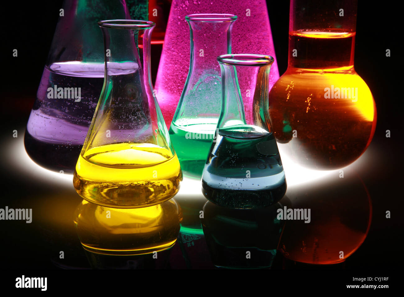 Labor scene with testtubes and beaker Stock Photo - Alamy