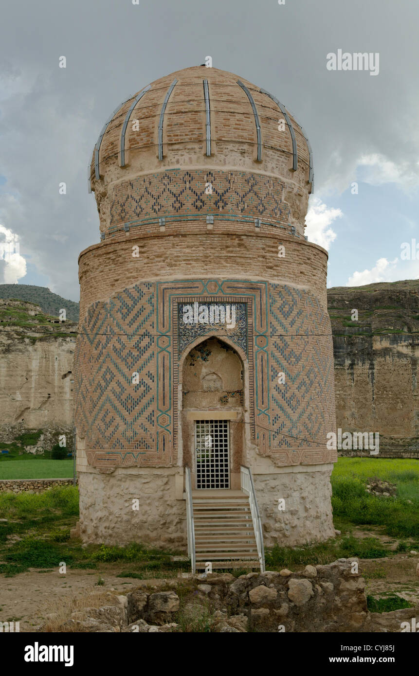Mausoleum of zeynel bey at hasankeyf hi-res stock photography and ...