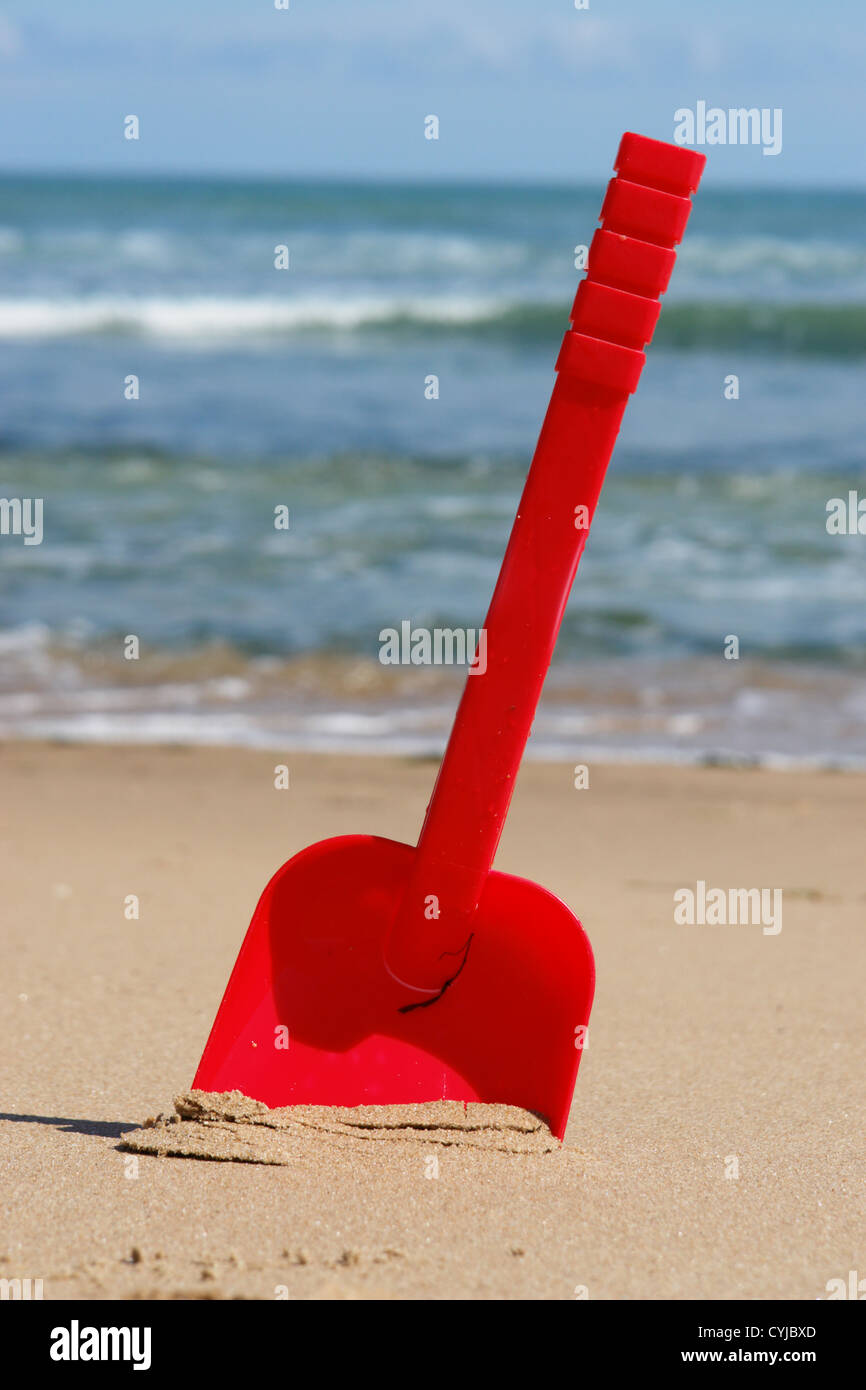 Beach pail and shovel hi-res stock photography and images - Alamy
