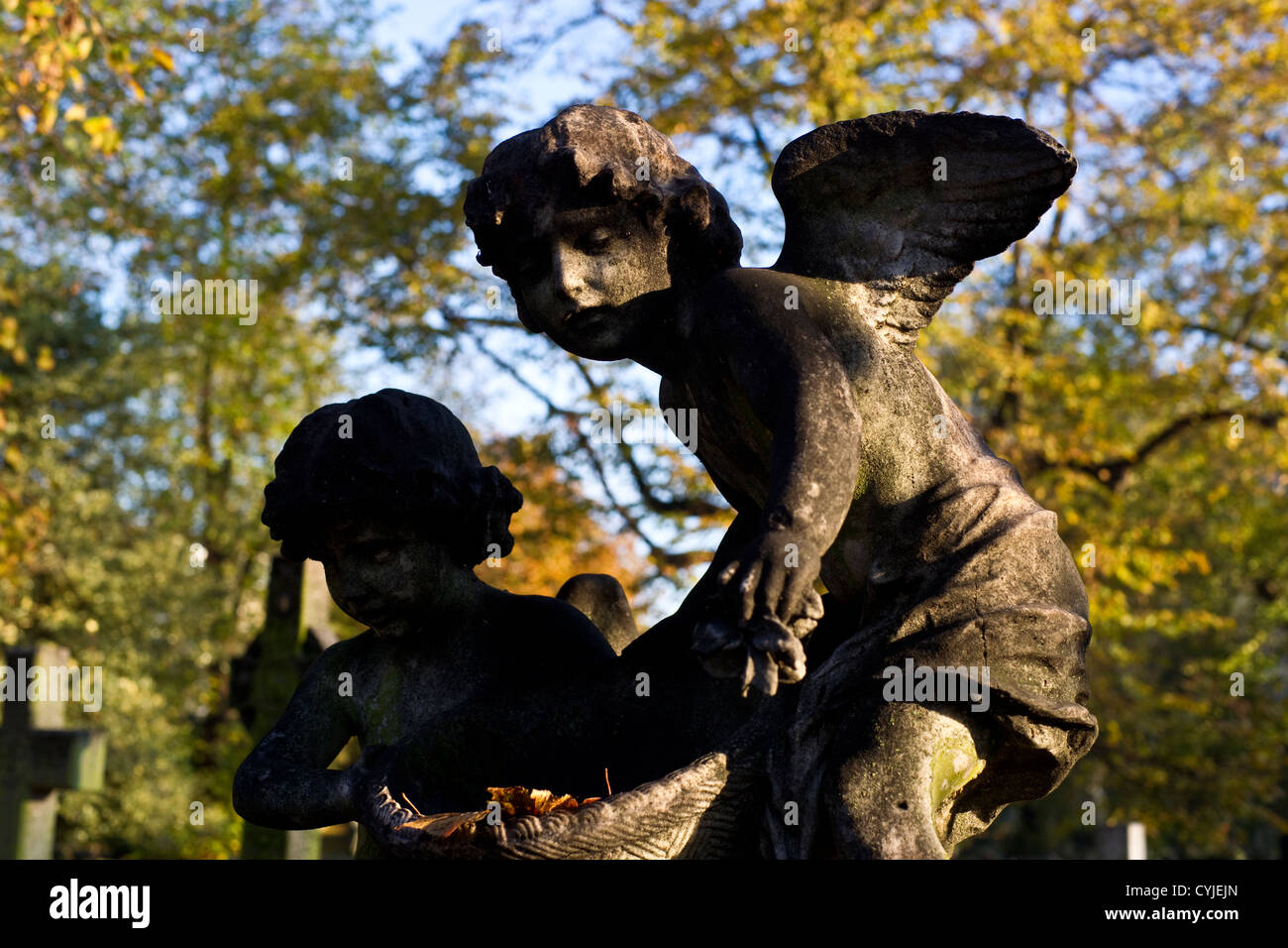 Victorian grave hi-res stock photography and images - Alamy