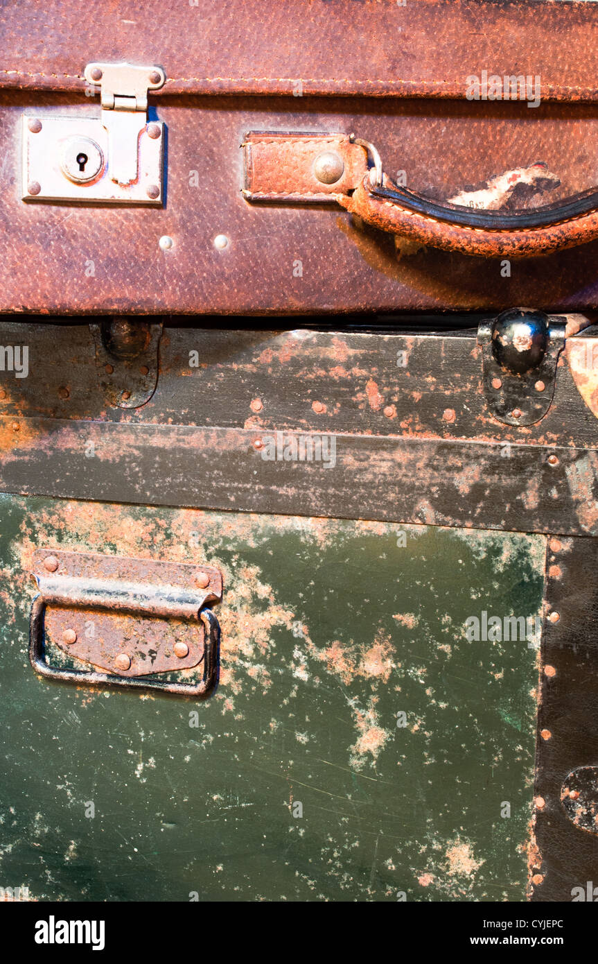 Old fashioned suitcases hi-res stock photography and images - Alamy