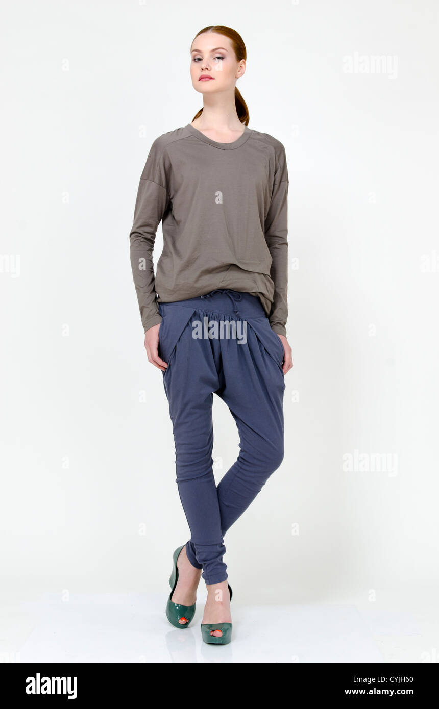 Full lenght fashion model portrait Stock Photo - Alamy