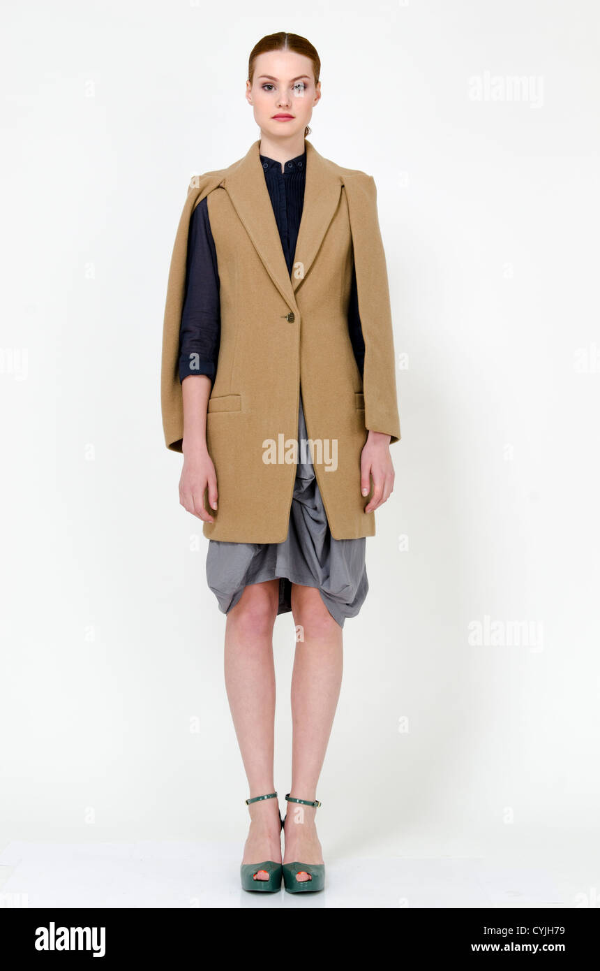 Full lenght fashion model portrait Stock Photo - Alamy