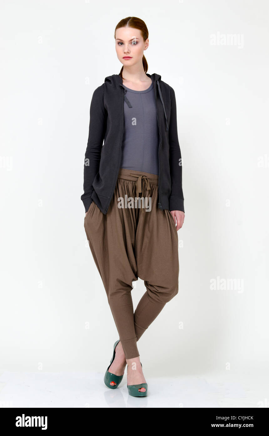 Full lenght fashion model portrait Stock Photo - Alamy