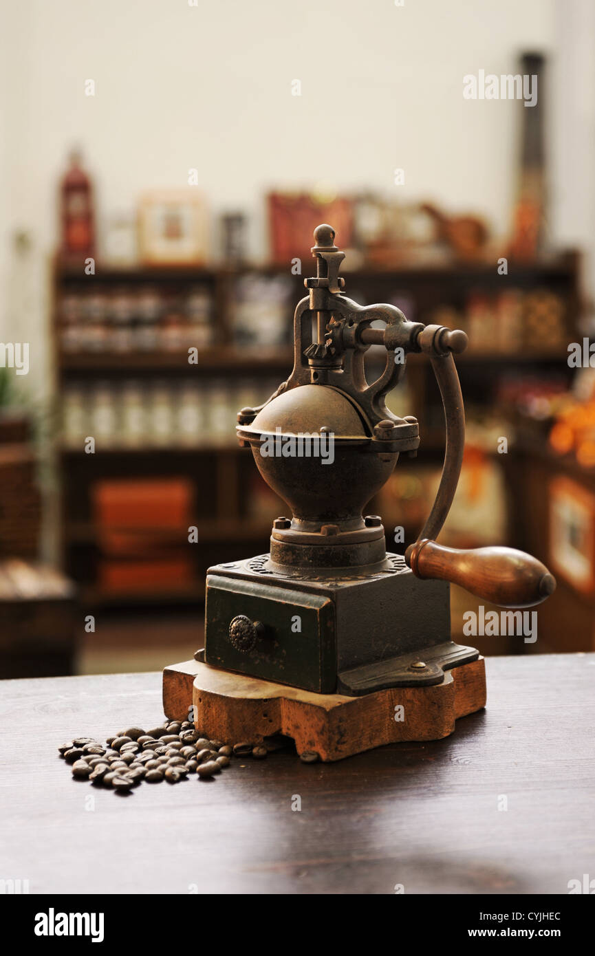 Old fashioned coffee shop hi-res stock photography and images - Alamy