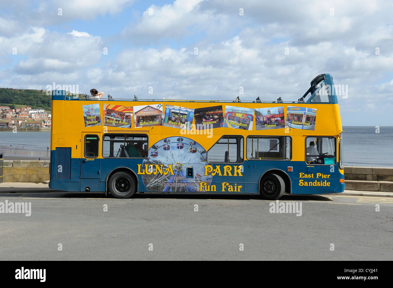 Scarborough bus hi-res stock photography and images - Alamy