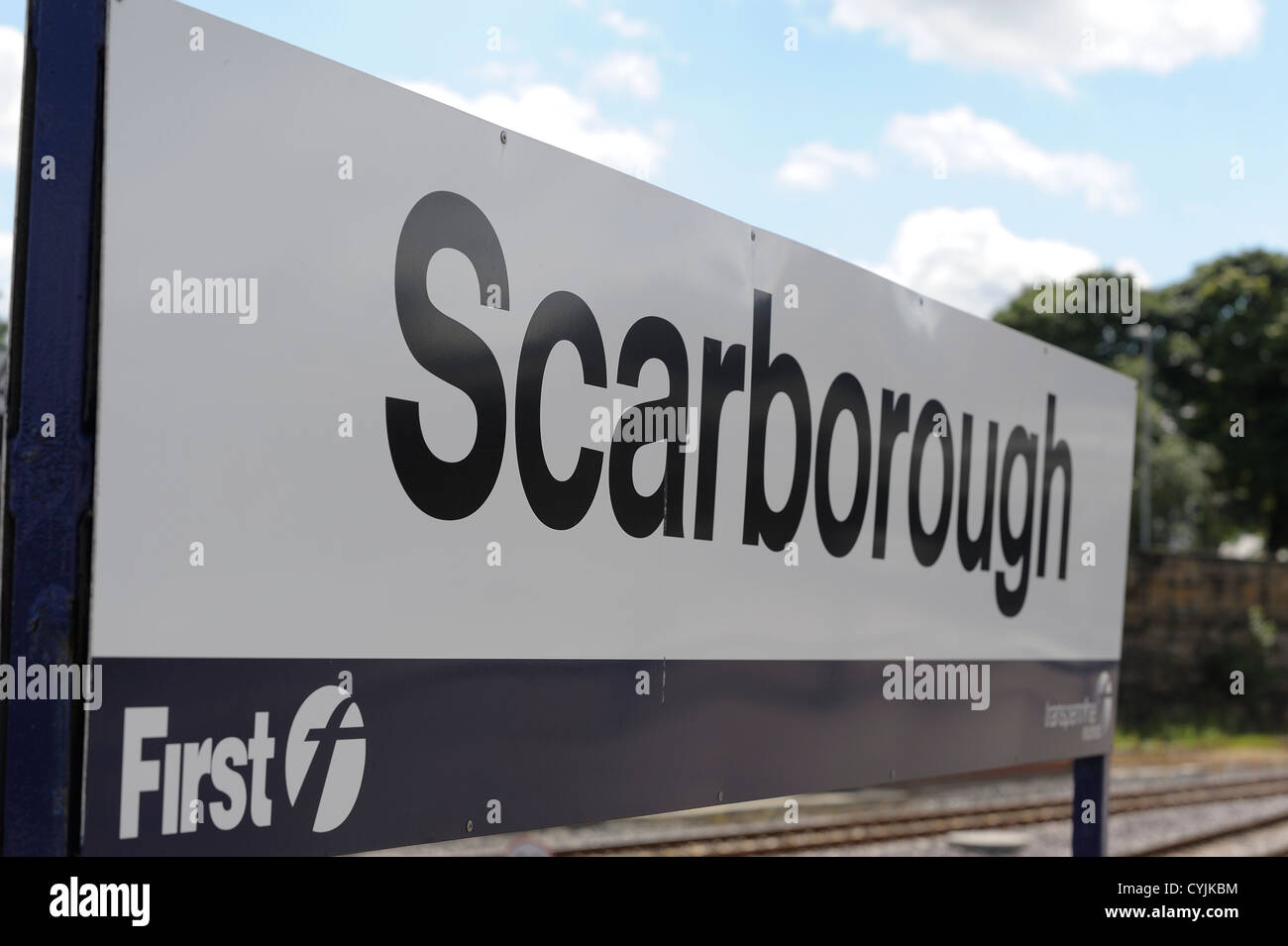Scarborough railway station hi-res stock photography and images - Alamy