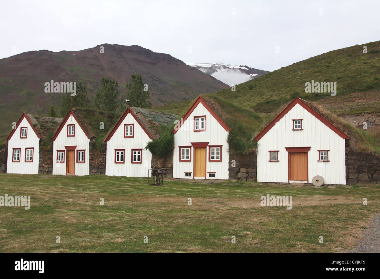 Grass turf houses hi-res stock photography and images - Alamy