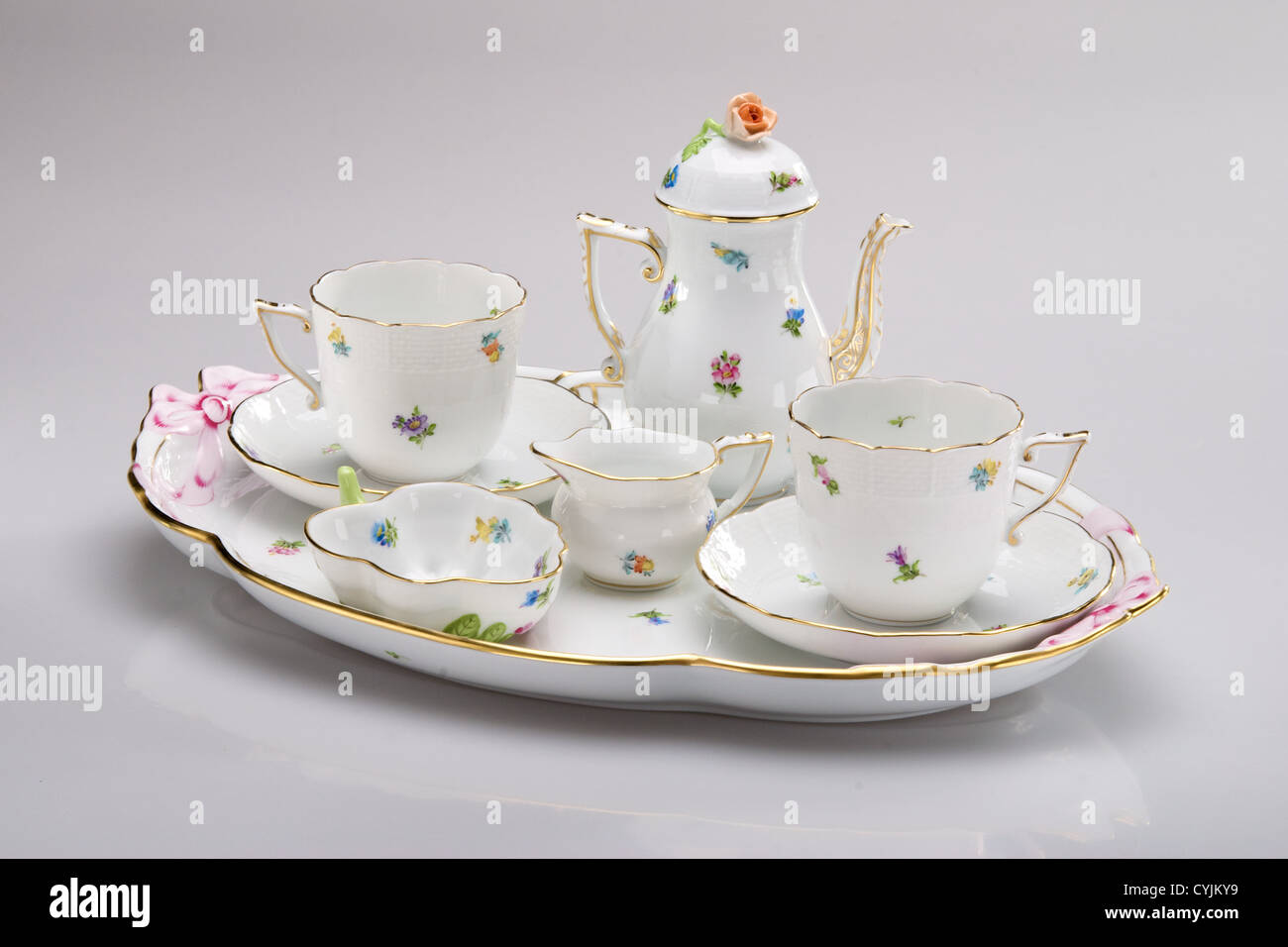 Vintage tea service isolated hi-res stock photography and images - Alamy