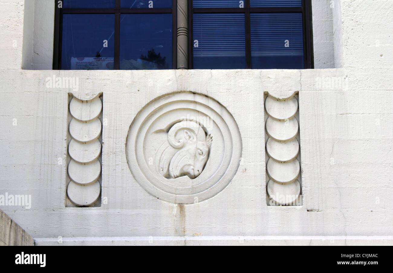 Architectural detail, Valley Life Sciences Building, University of ...