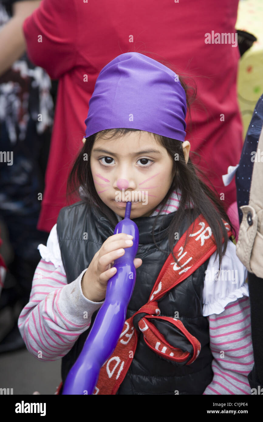 Costumes parade girl portrait hi-res stock photography and images - Alamy