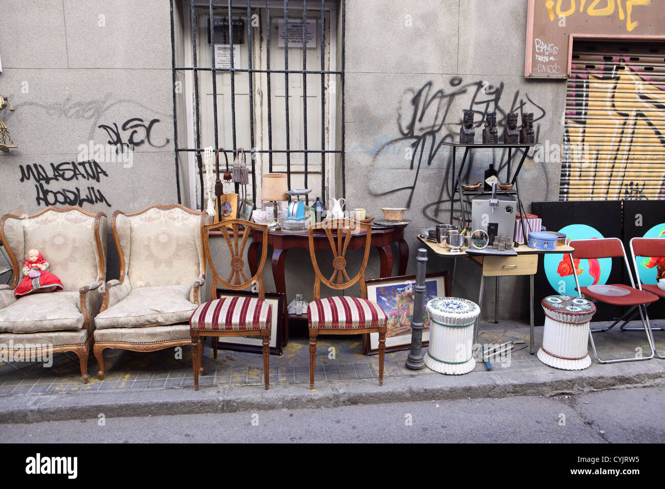 Bric-a-Brac antiques second hand items for sale, El rastro Sunday ...