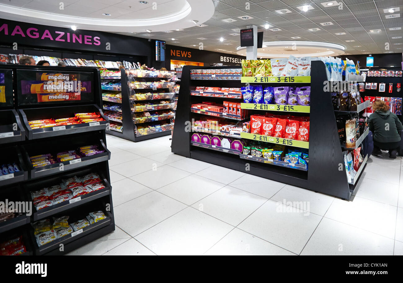 Whsmith shop sweets hi-res stock photography and images - Alamy