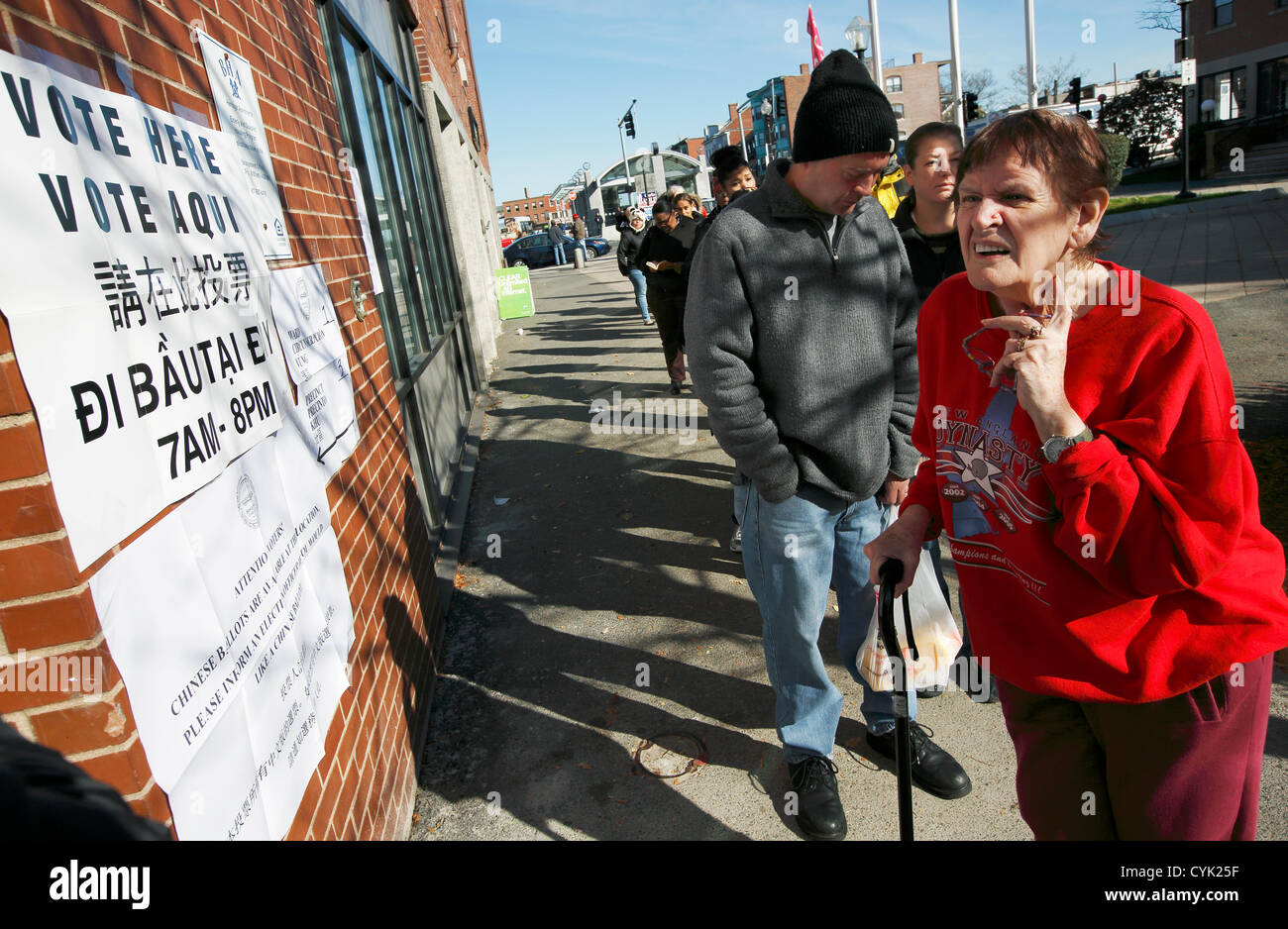 American voting station hi-res stock photography and images - Alamy