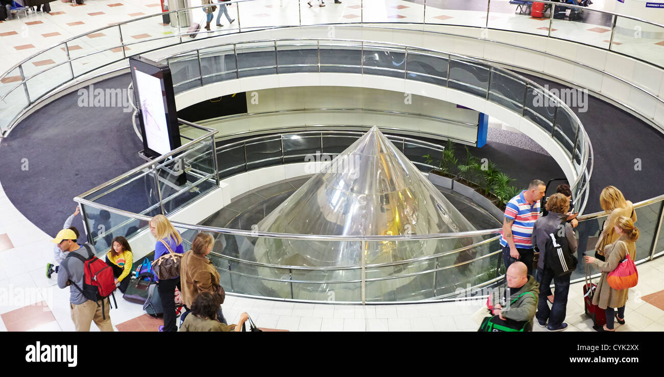 Slipstream sculpture hi-res stock photography and images - Alamy