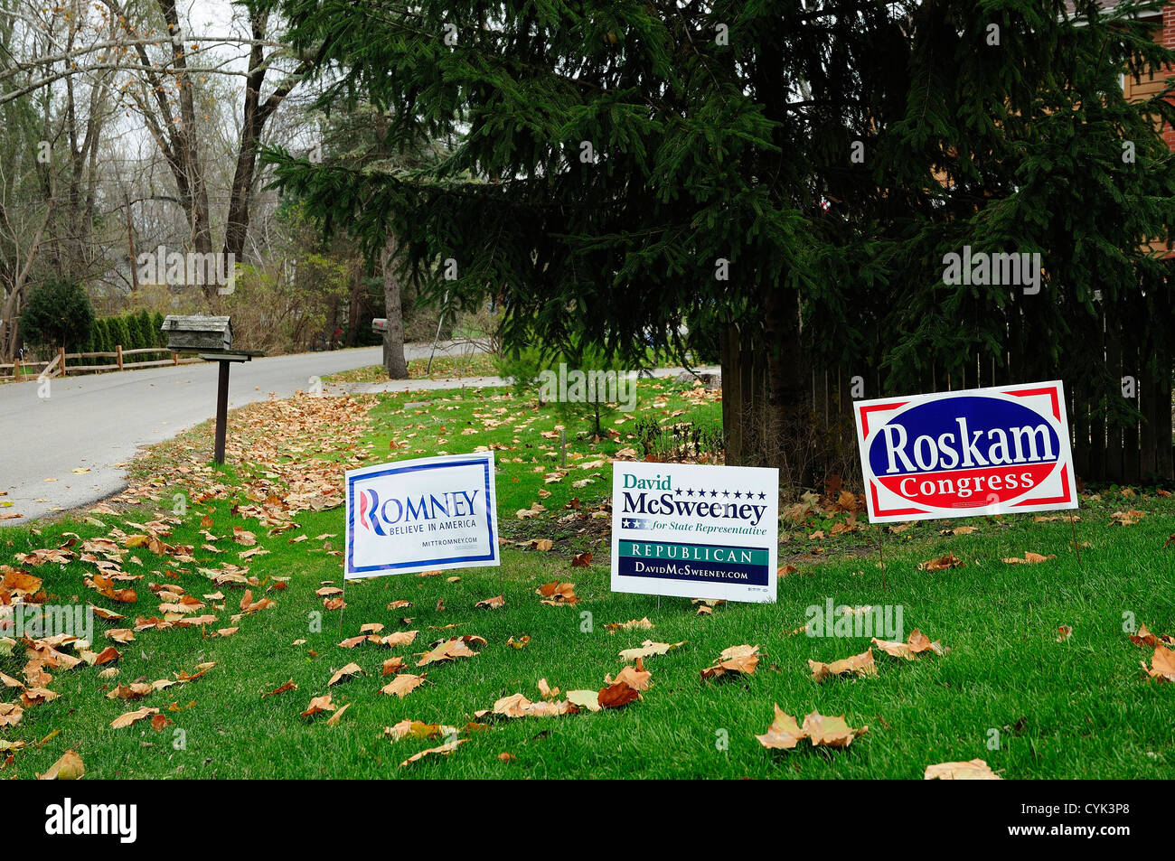 Campaign yard signs hi-res stock photography and images - Alamy