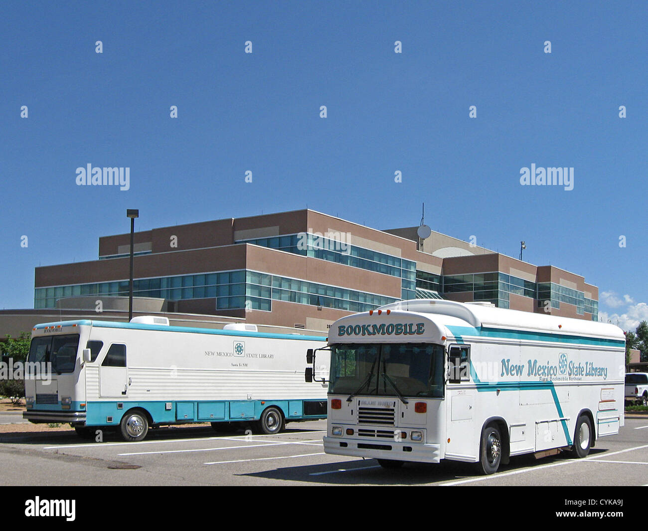 Bookmobiles hi-res stock photography and images - Alamy